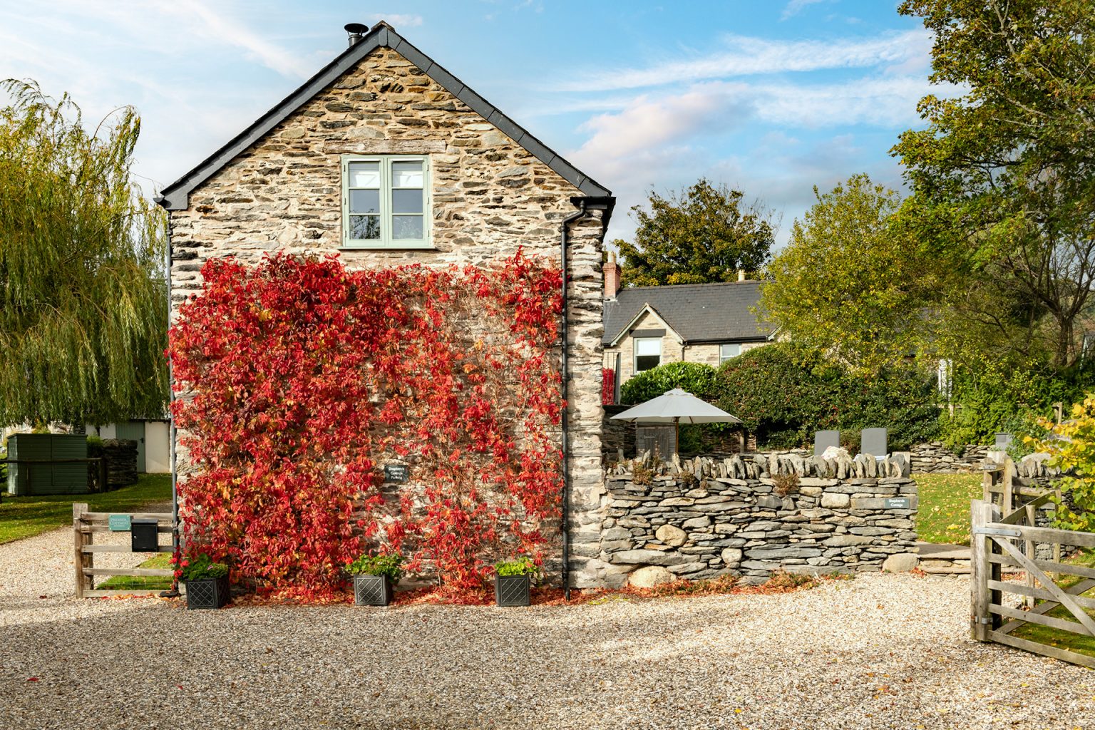 Luxury Holiday Cottages in North Wales :: Rivercatcher